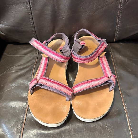 Teva | Shoes | Teva Original Universal Ombre Pink And White Sandals ...